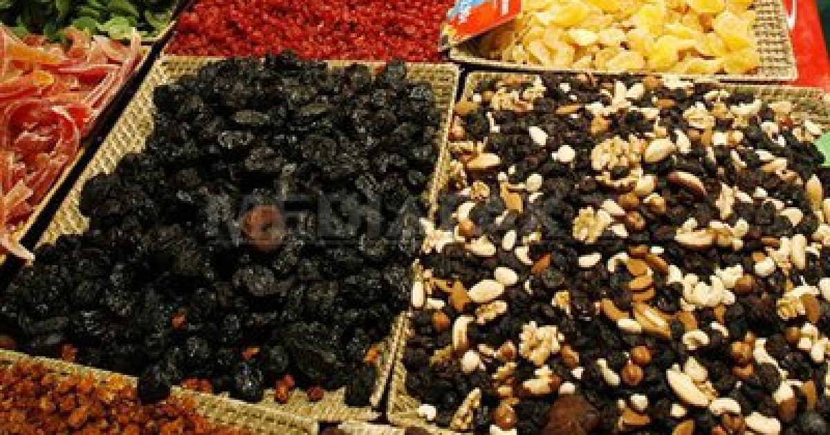 Fructele uscate - coarne de padure, coacaze negre - tonice si ...